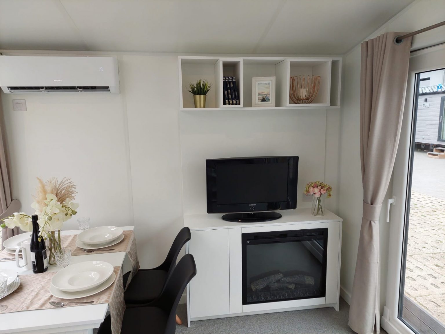 Static caravan, mobile home Capri Stock 41ft x 13ft | MODULAR BUILDINGS
