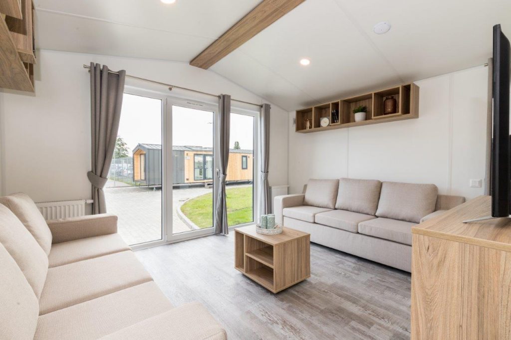 POOLE | Mobile Home | Leisure Home A house inspired by classic British ...
