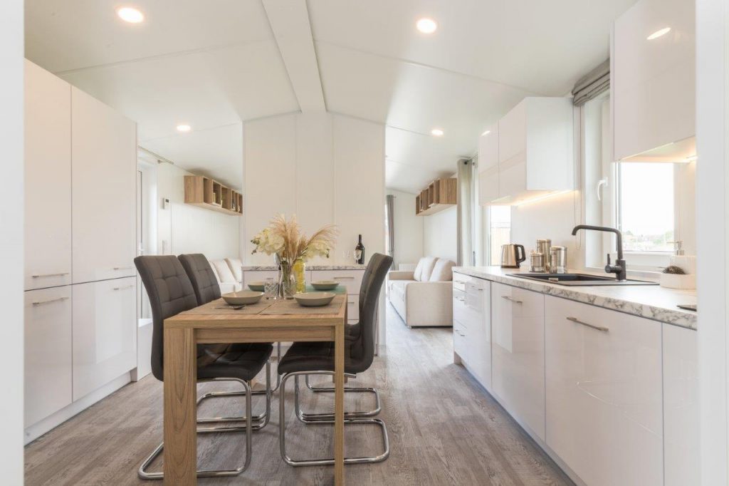 POOLE | Mobile Home | Leisure Home A house inspired by classic British ...